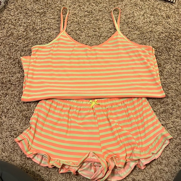 Intimates & Sleepwear | Super Soft And Cute Pj Set | Poshmark